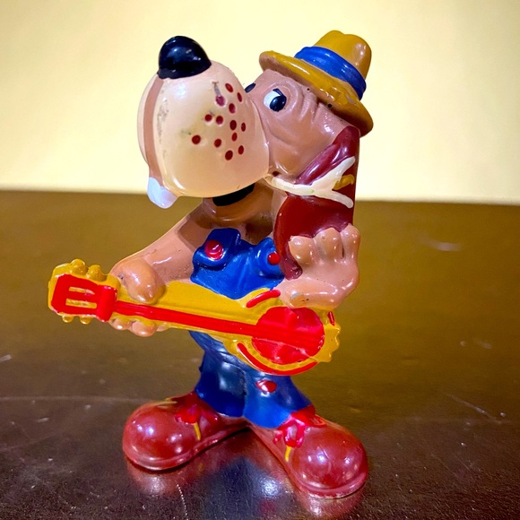 Toys | 8s Chuck E Cheese Pizza Time Theatre Jasper Jowels Hound Dog Pvc ...